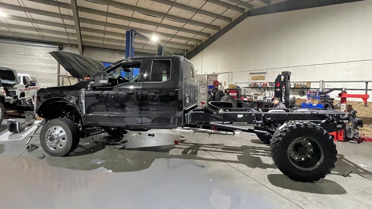 Building my DREAM FORD F-550 TRUCK CAMPER EP:02 - Electronic Suspension ...