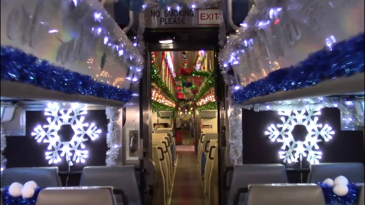 Metra Milwaukee District Holiday train tour and departure @ Chicago ...