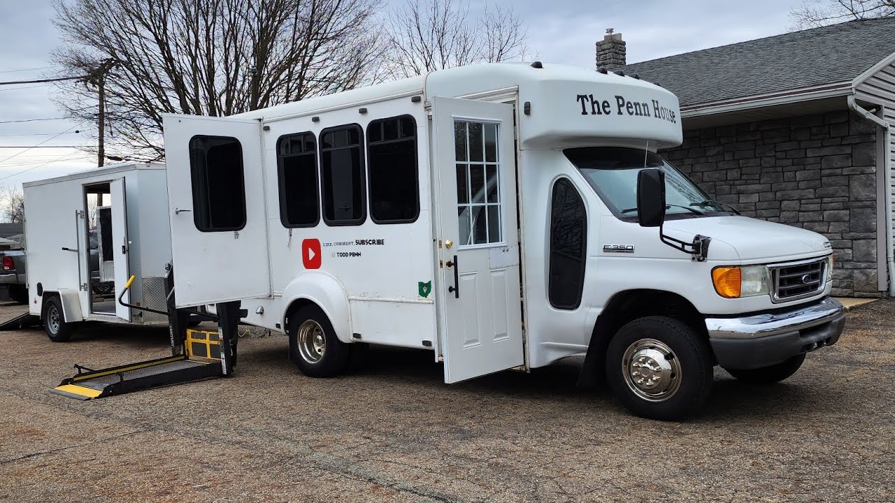 DOUBLE AMPUTEE LIFE!! TINY HOME BUS & TRAILER ALMOST READY!! - YouTube