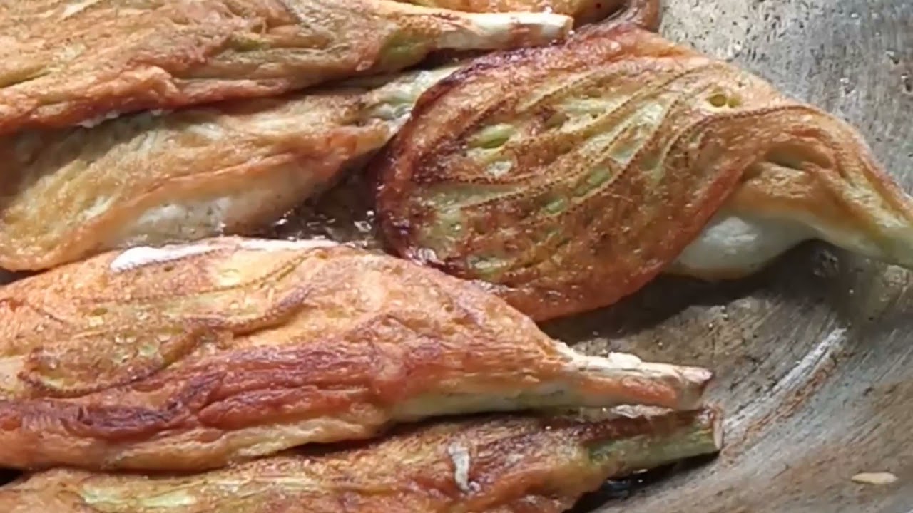 pacayas forradas con huevo. - YouTube