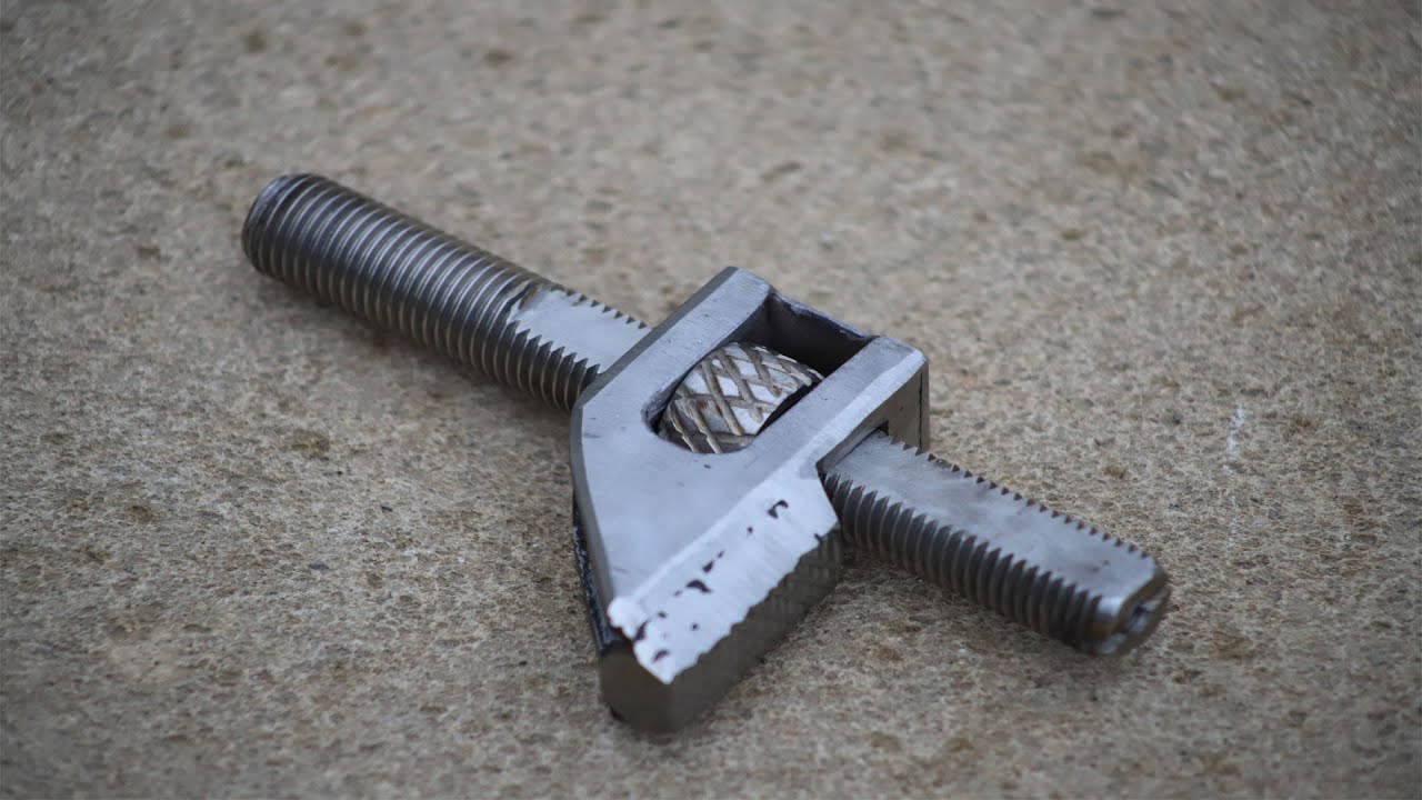 Few people know how to make tools from bolts - YouTube