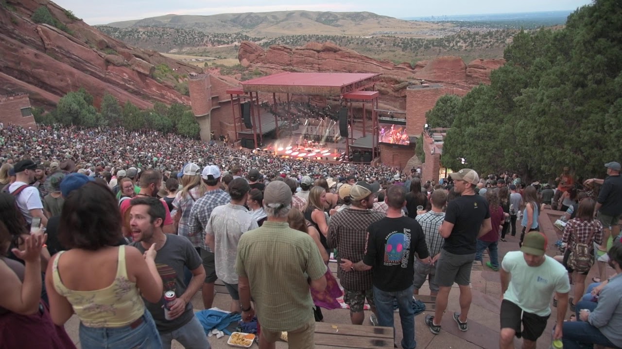 Billy Strings | Red Rocks Amphitheatre | gratefulweb.com - YouTube