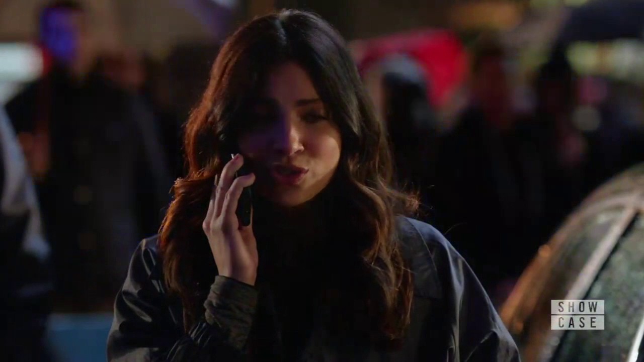 Supergirl Interrupts Maggie's Job || 2x19 "Alex" || Supergirl - YouTube