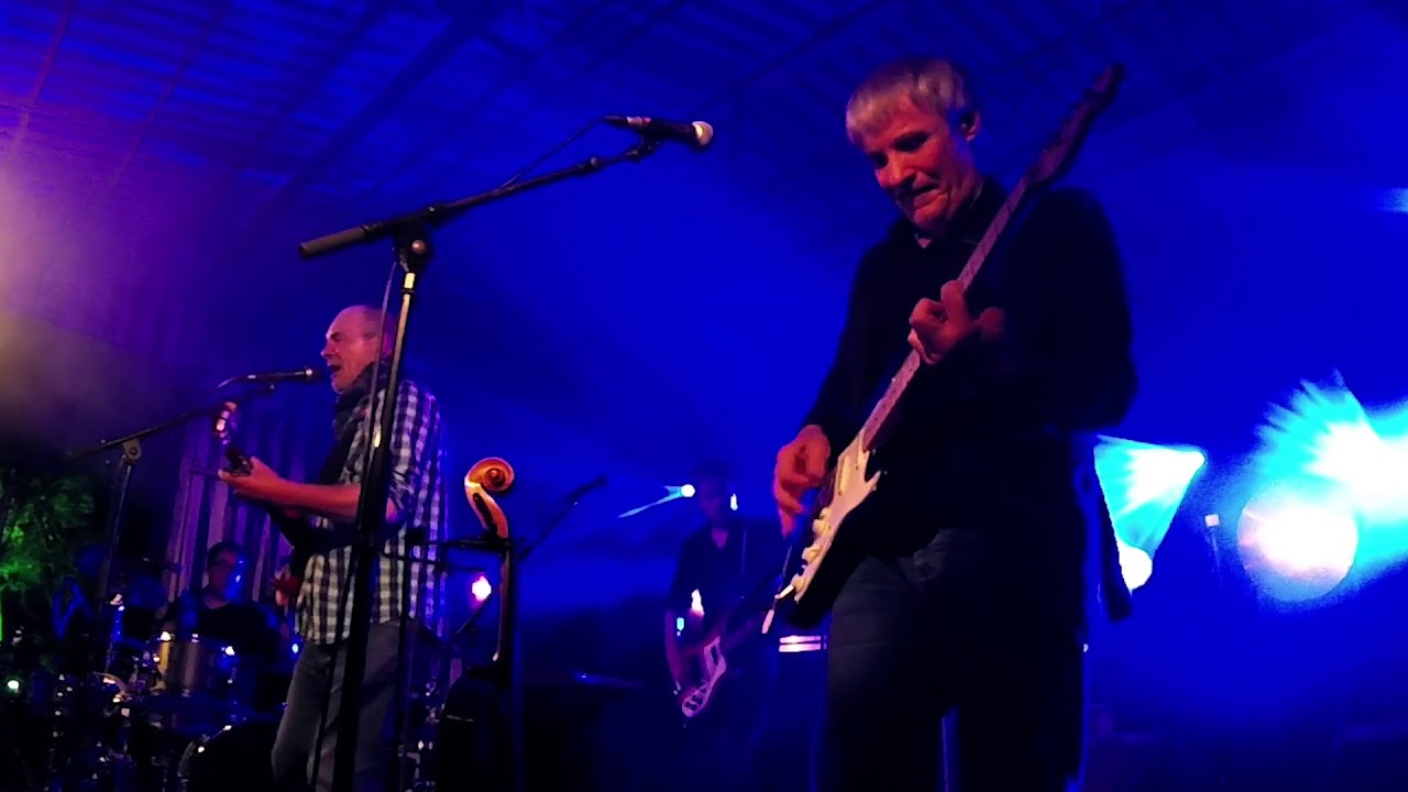 Red Cardell On Tour - YouTube
