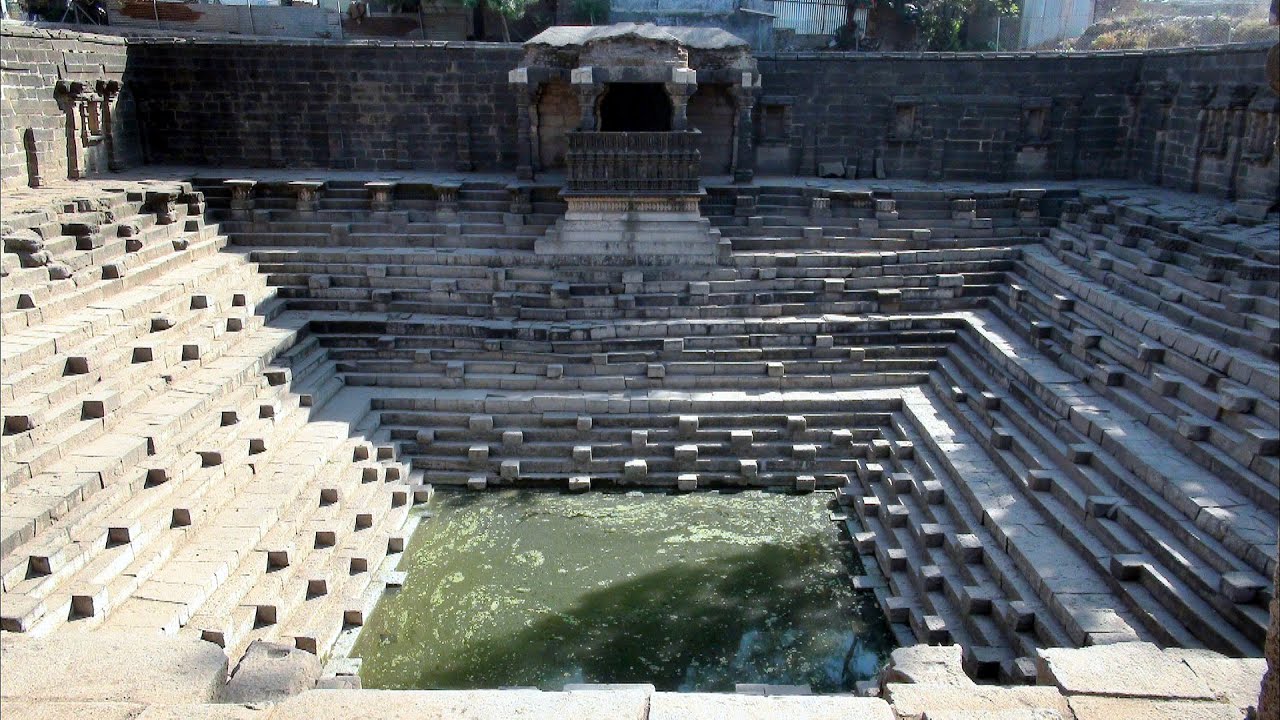 Limbi Barav/Stepwell, Lonar - YouTube