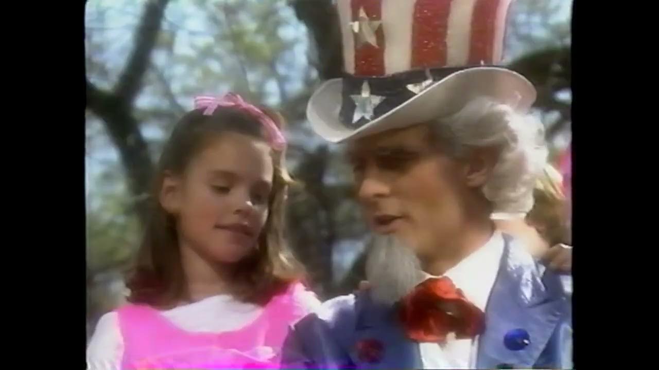 Kidsongs - There's a Hole in My Bucket Intro - YouTube