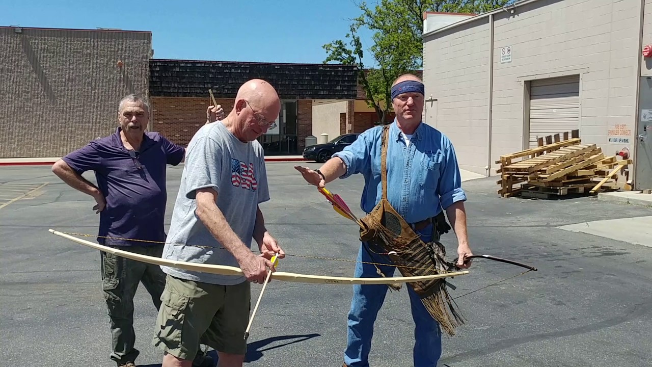 Master Bowyer Tom Turgeon watches Idaho students shoot their new bows ...