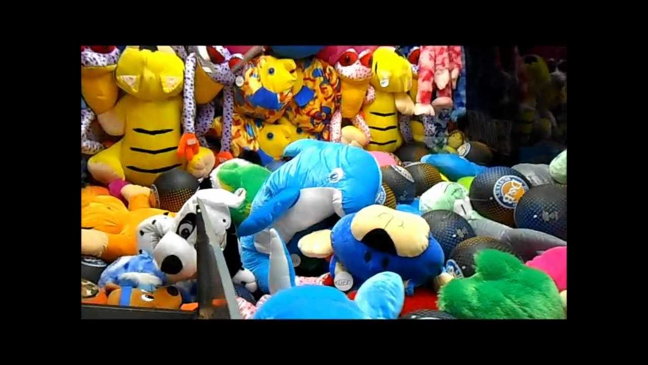 The "BIG ONE" claw machine wins at Dave & Buster's! - YouTube
