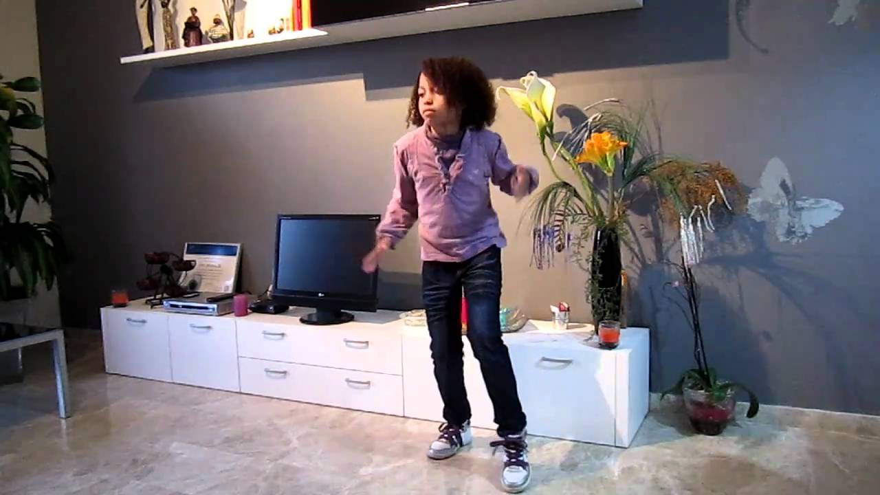 ANDREA DANCING 1 - YouTube