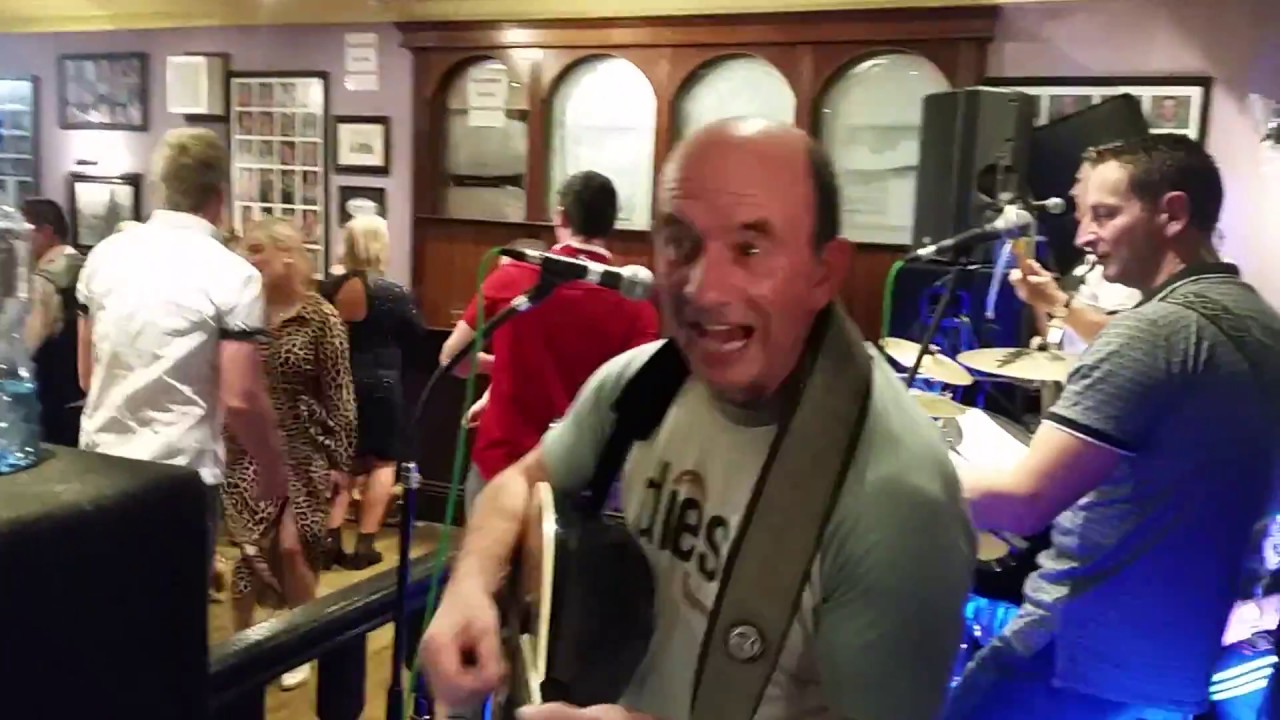 Outa Diesel - N17 / I Useta Lover (Saw Doctors ) - Lisdoonvarna 2018 ...