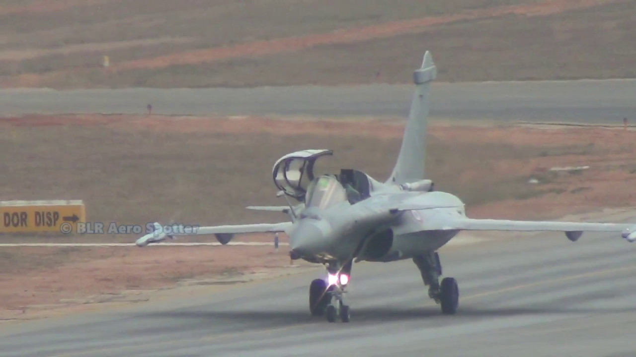Stunning Take Off & Maneuvers by Dassault Rafale | Aero India 2017 ...