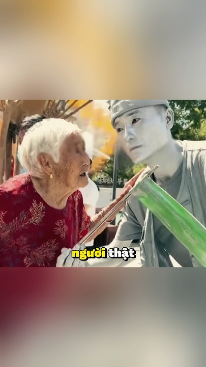 Hành động của cụ bà thật ấm áp ️‍🔥🥰#shorts - YouTube