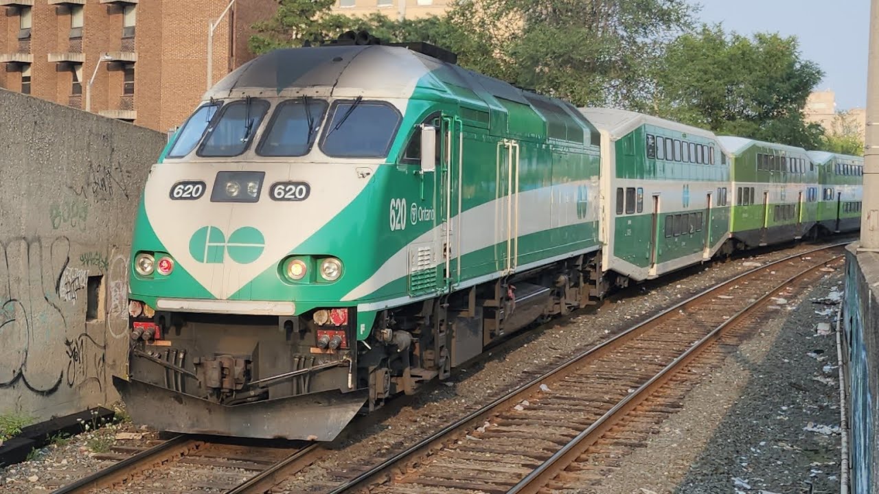 GO 1879 (Hamilton Express) - 367 With 620 Pulling Into Hamilton GO ...