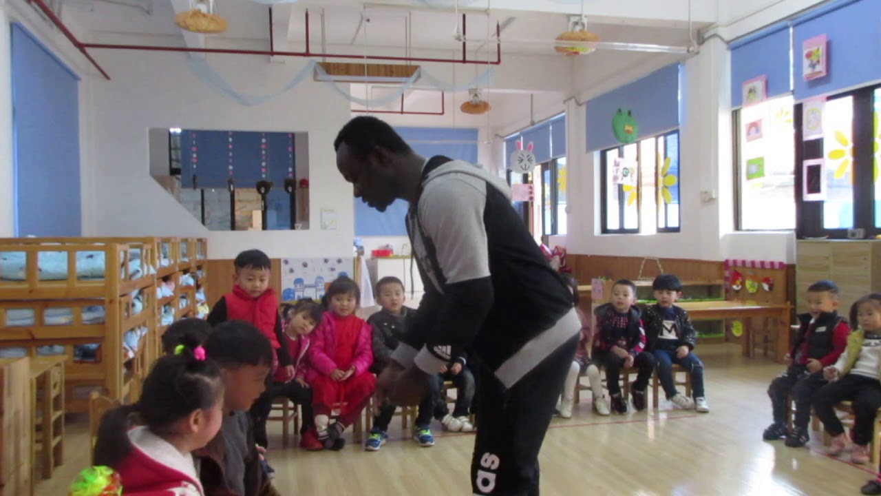 Demo class for teaching small class kindergarten kids in China. - YouTube