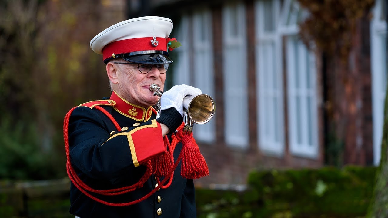 Reaseheath College pays their respects on Remembrance Day - YouTube