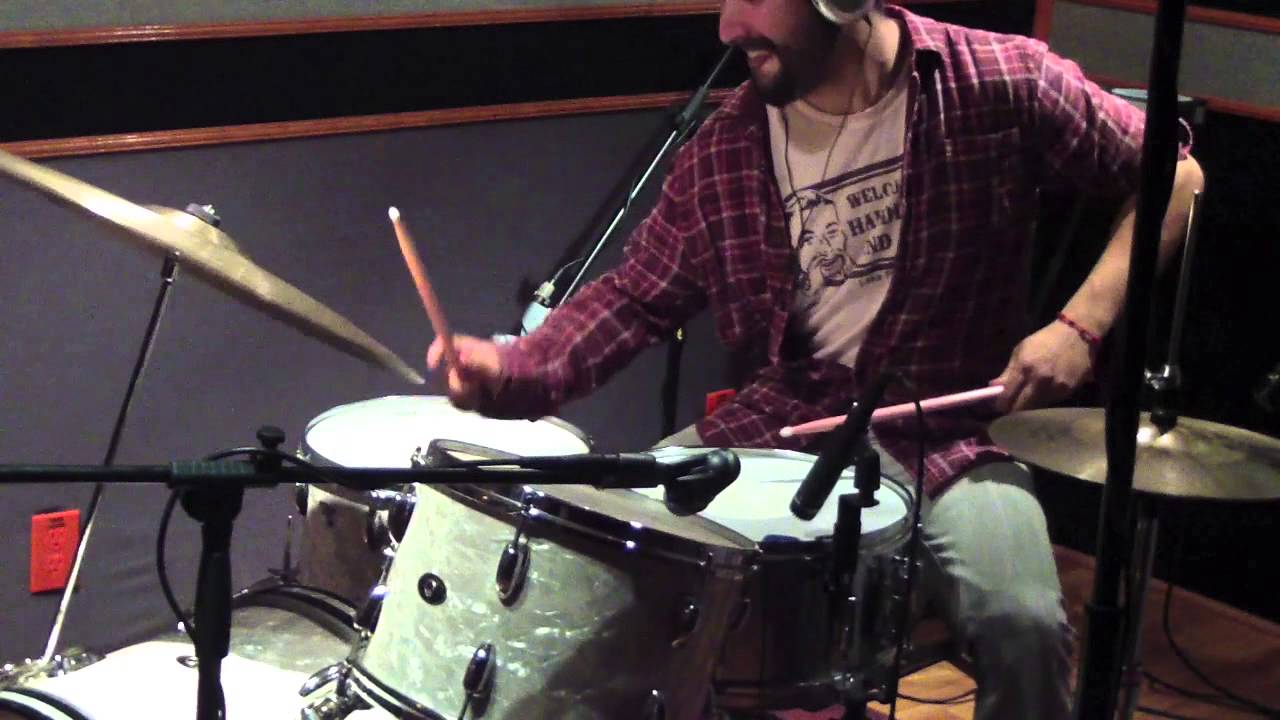 Solo de batería Daniel Zepeda - YouTube