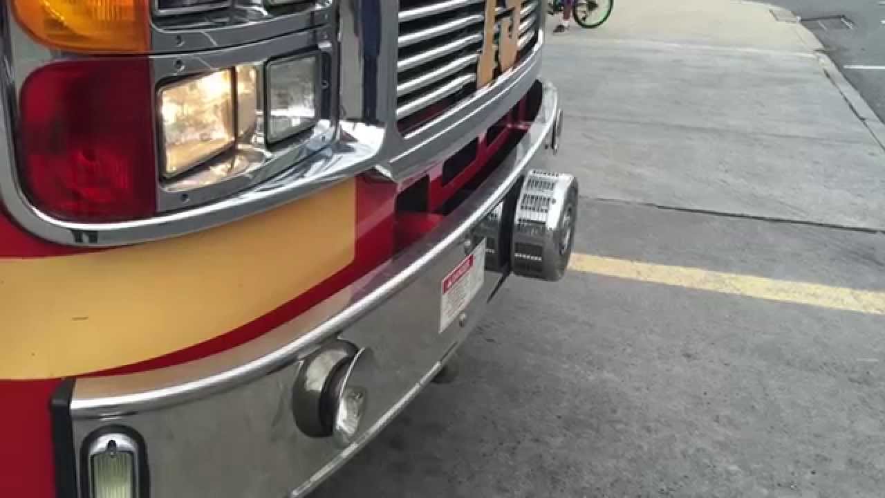 DEMO OF SIREN & AIR HORN ON PFD LADDER 15 AT IT'S FOULKROAD ST ...