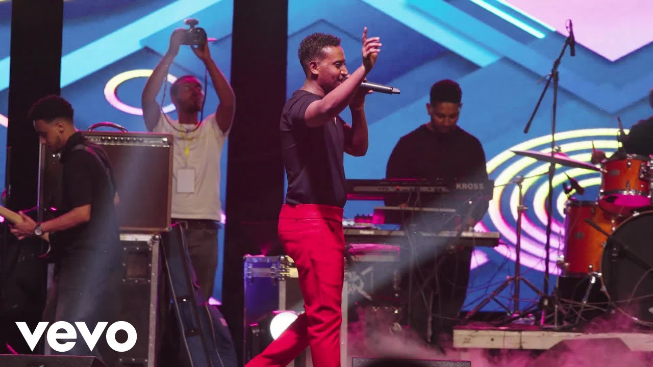 Leul Sisay - Basebgn - ባሰብኝ _ Leul Concert (Official Music Video) - YouTube