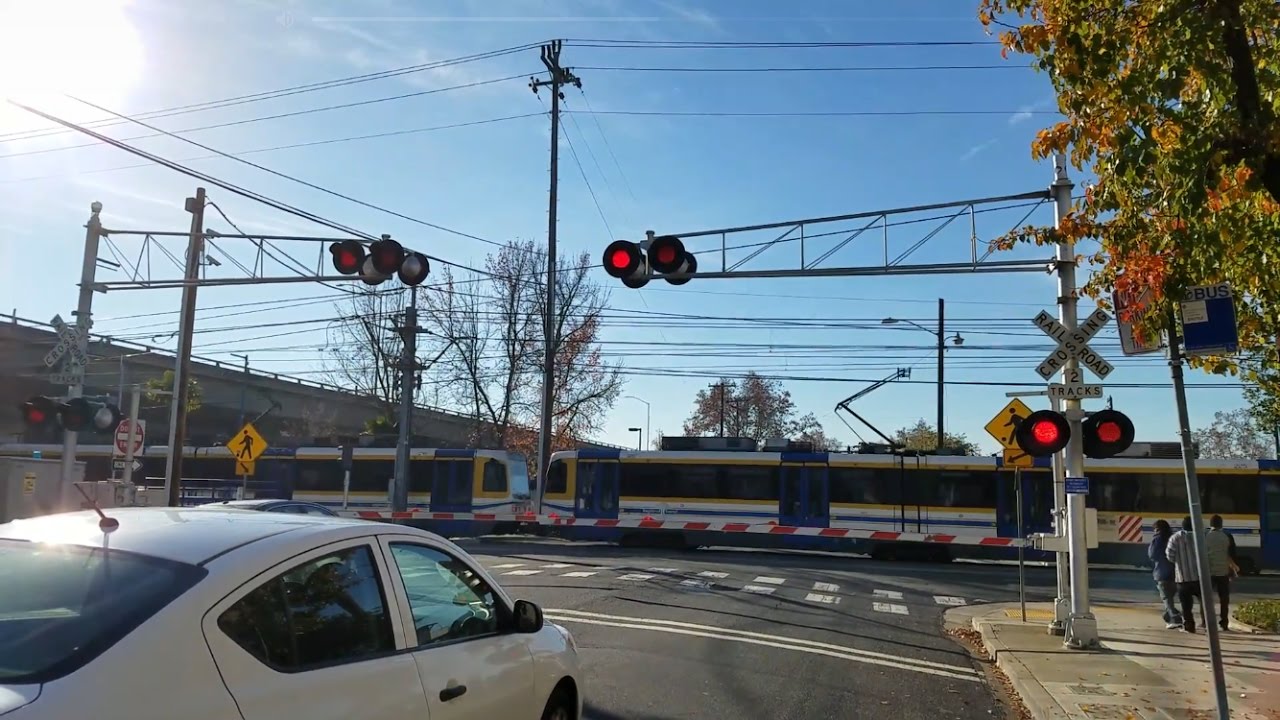 29th Street Railroad Crossing, Sacramento Light Rail Gold Line Outbound ...