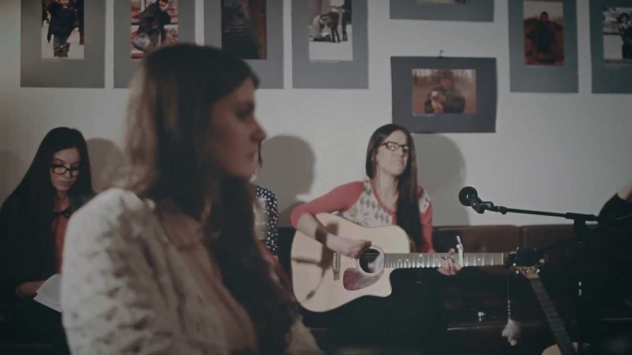 Beck Corlan - Sa te razbuni cu dragoste (@ Carturesti) - YouTube