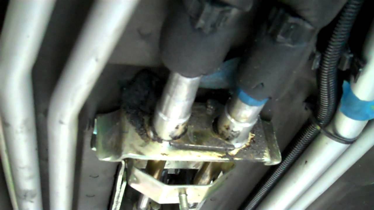Ferrari 348 Shift Cable Lubrication - YouTube