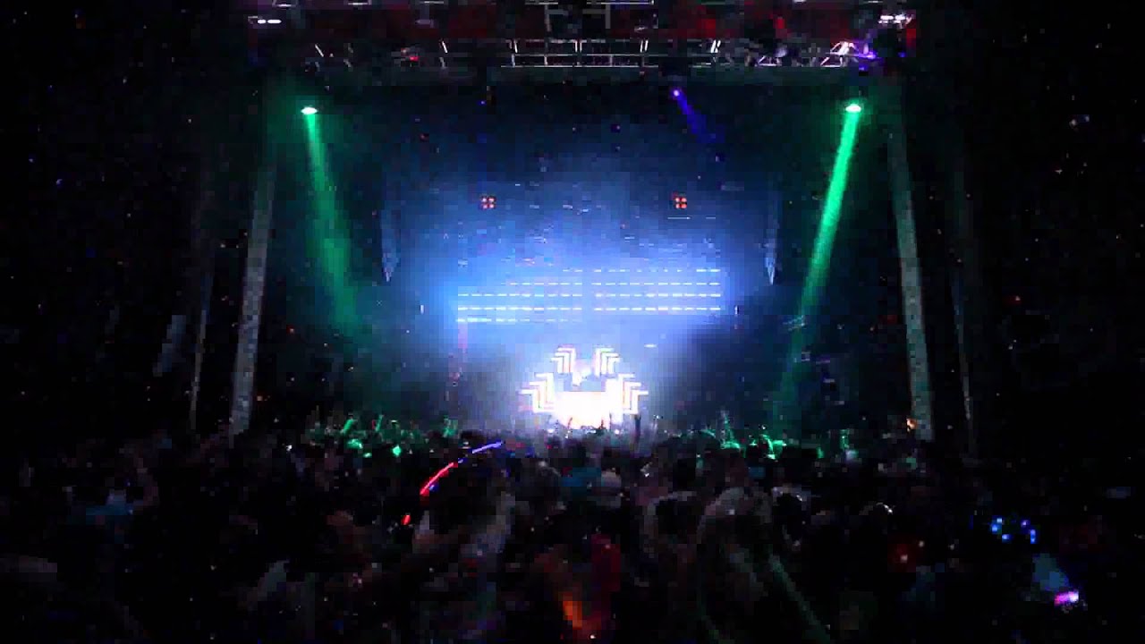 Space Junk - Wolfgang Gartner Official Music Video - YouTube