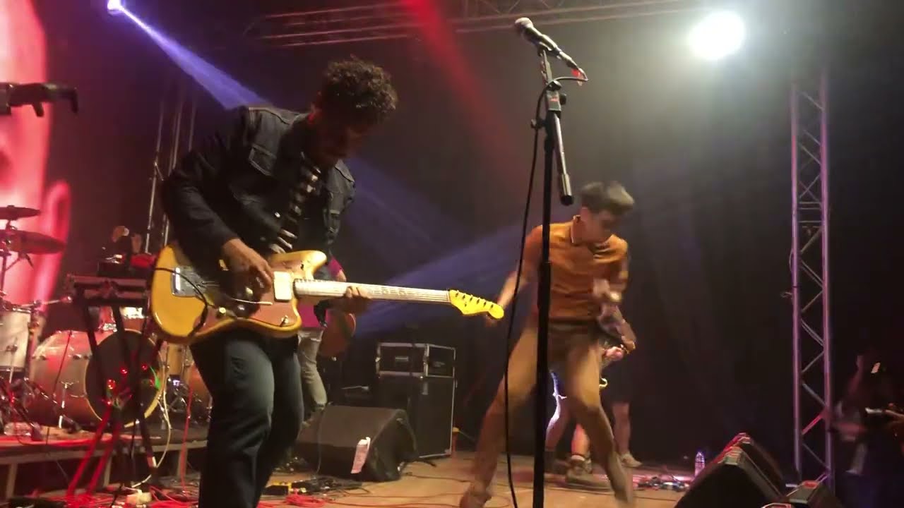 The Brandals - Belum Padam (Live at M Bloc Fest, Jakarta 1/10/2022 ...