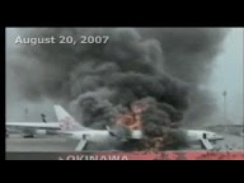 Boeing orders checks after jet explosion - YouTube