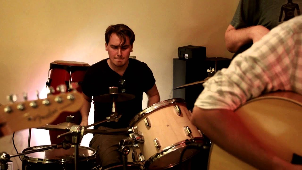 Ryan Masters - My Motivation Live in The Magic Garden Station - YouTube