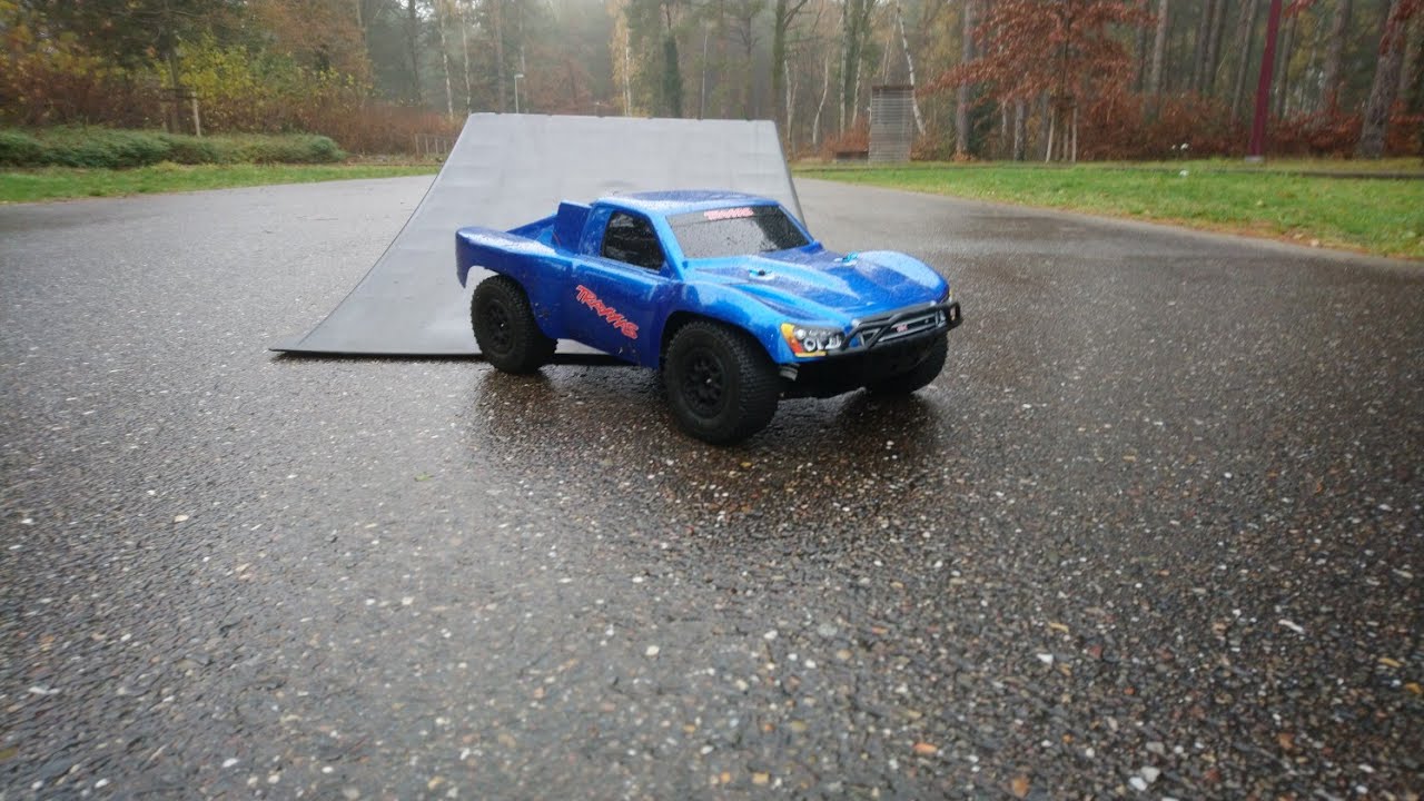 Traxxas Slash 4x4 jump compilation. - YouTube