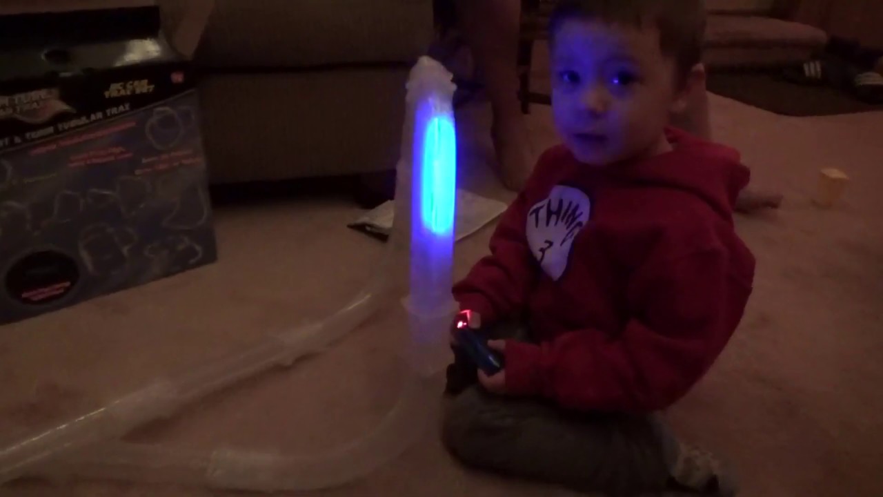 Zoom Tubes Car Trax RC Car Trax Set - Leon Toy Time - YouTube