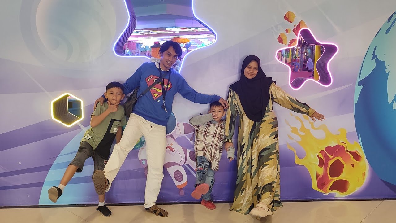 City Garden Grage City Mall Resmi Dibuka, Playground Wahana Permainan ...