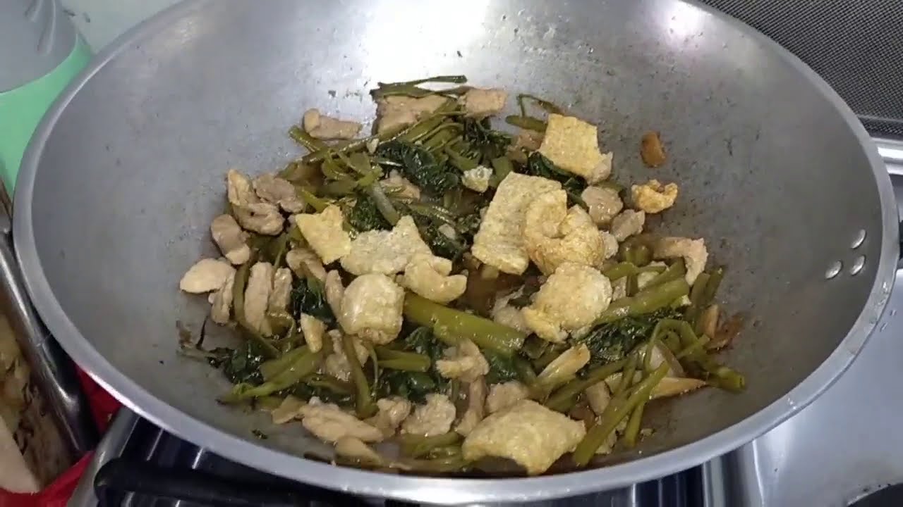 Ginisang Kangkong With Chicharon - YouTube