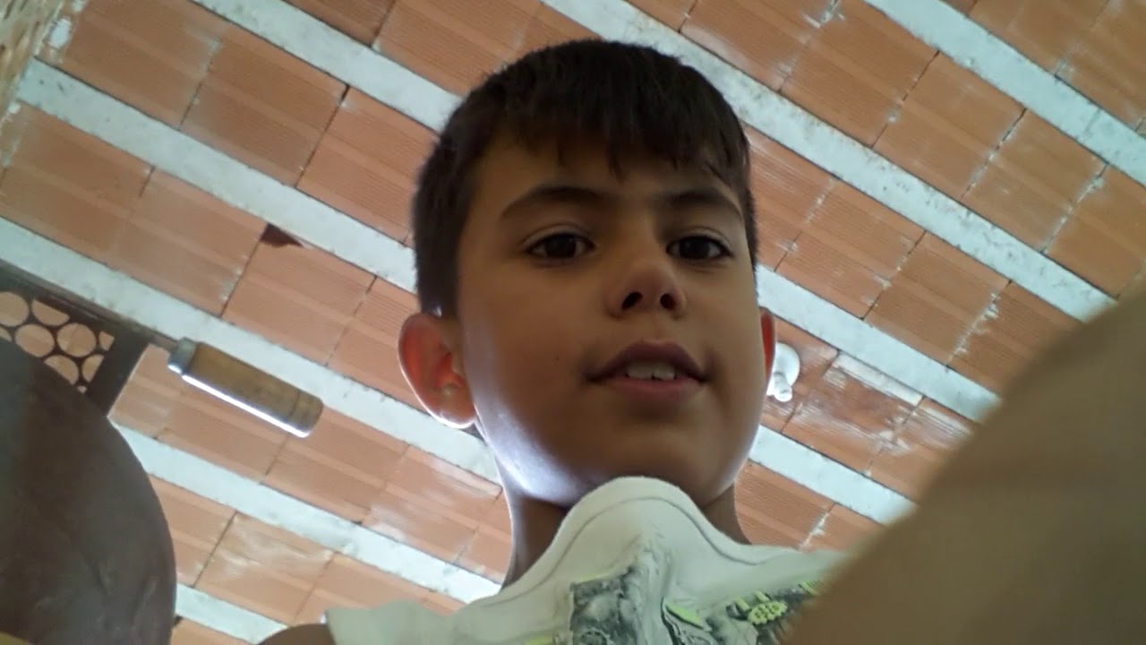 Primeiro VIDEO de desafio da garrafa - YouTube