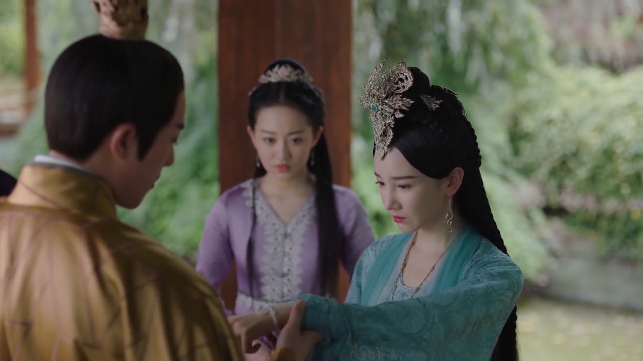 The heroine is so charming that two men pester her, the emperor is ...