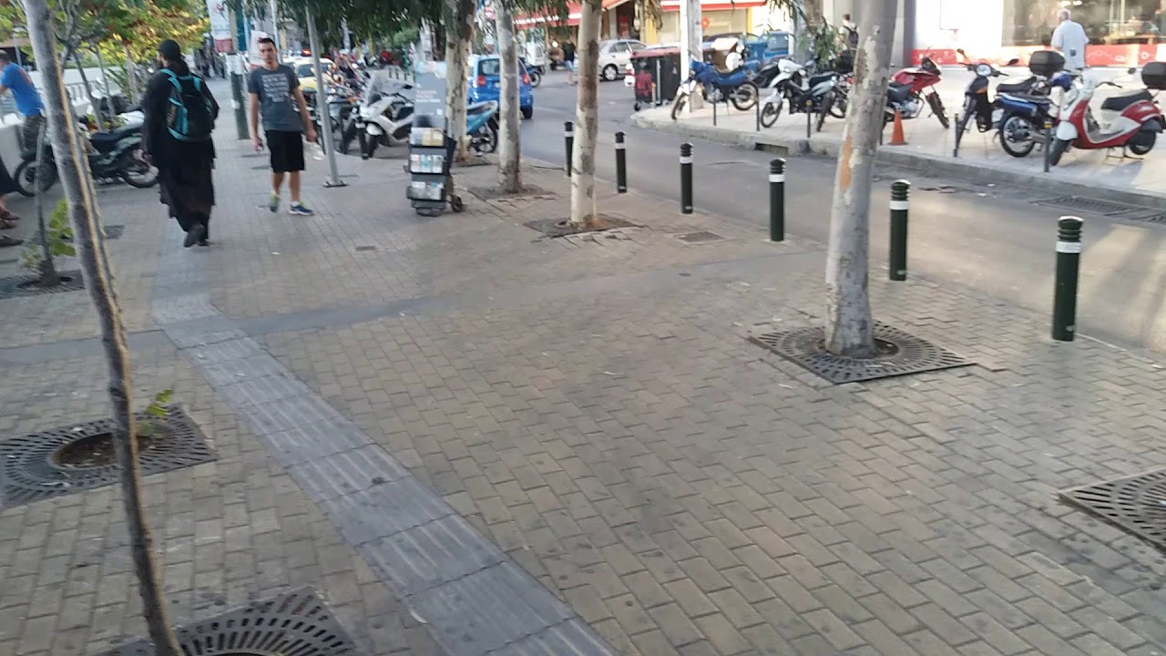 Ο Πατερ κλεομενης κατσδαφηζει βιλβια ισχοβαδων - YouTube