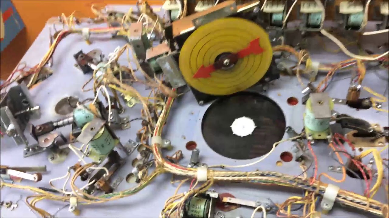 Repairing a 1971 Williams Stardust Electromechanical Pinball Machine ...