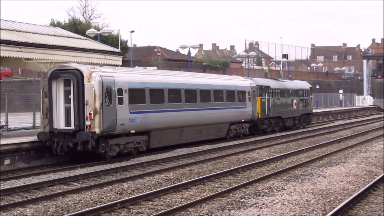 31601 with a Chiltern MK3 passes Newbury 31/01/2015 - YouTube