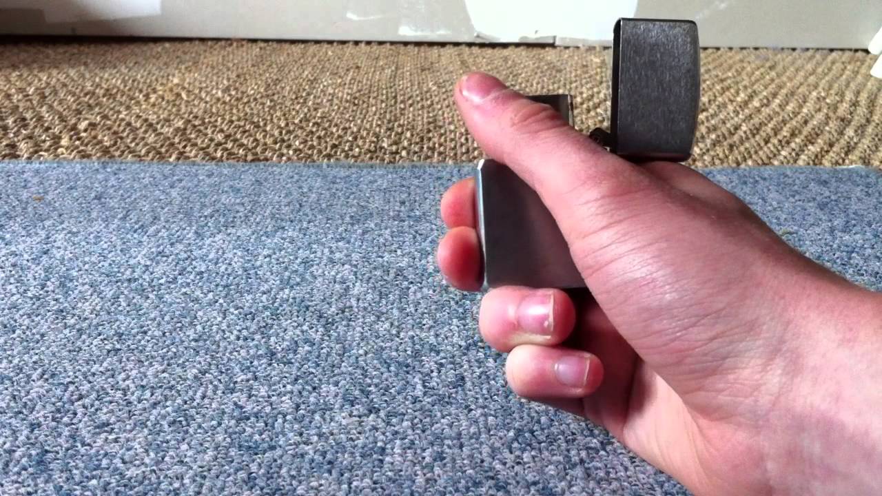 Comment ouvrir un zippo et l'allumer en meme temps ? La réponse est sur ... Comment ouvrir un zippo et l'allumer en meme temps ? La réponse est sur ...