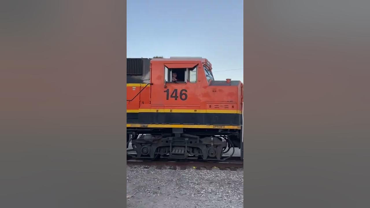 BNSF 146 leads the local back to Wilmington after passing Border Ave - YouTube