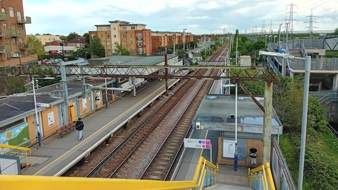 357211 & 357035 at Rainham station - YouTube