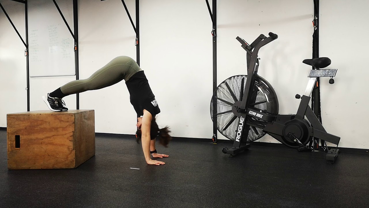 Box Pike Handstand Push Up - YouTube