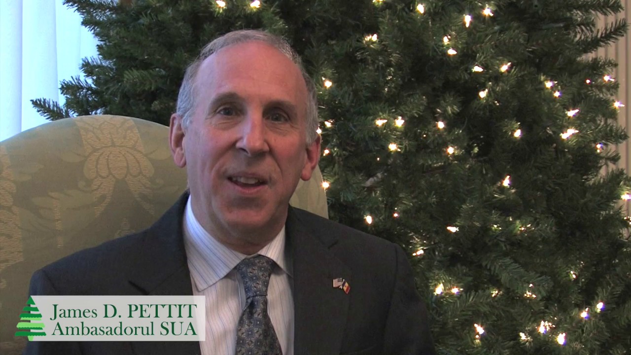 Mesajul de Revelion al Ambasadorului James D. Pettit (2016-2017) - YouTube