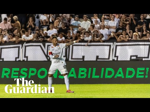 Neymar responds to jeering fans by scoring for Santos directly from corner