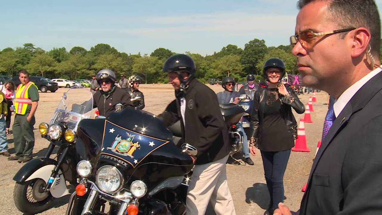 Governor, Sandra Lee & Billy Joel riding motorcycles to raise breast ...