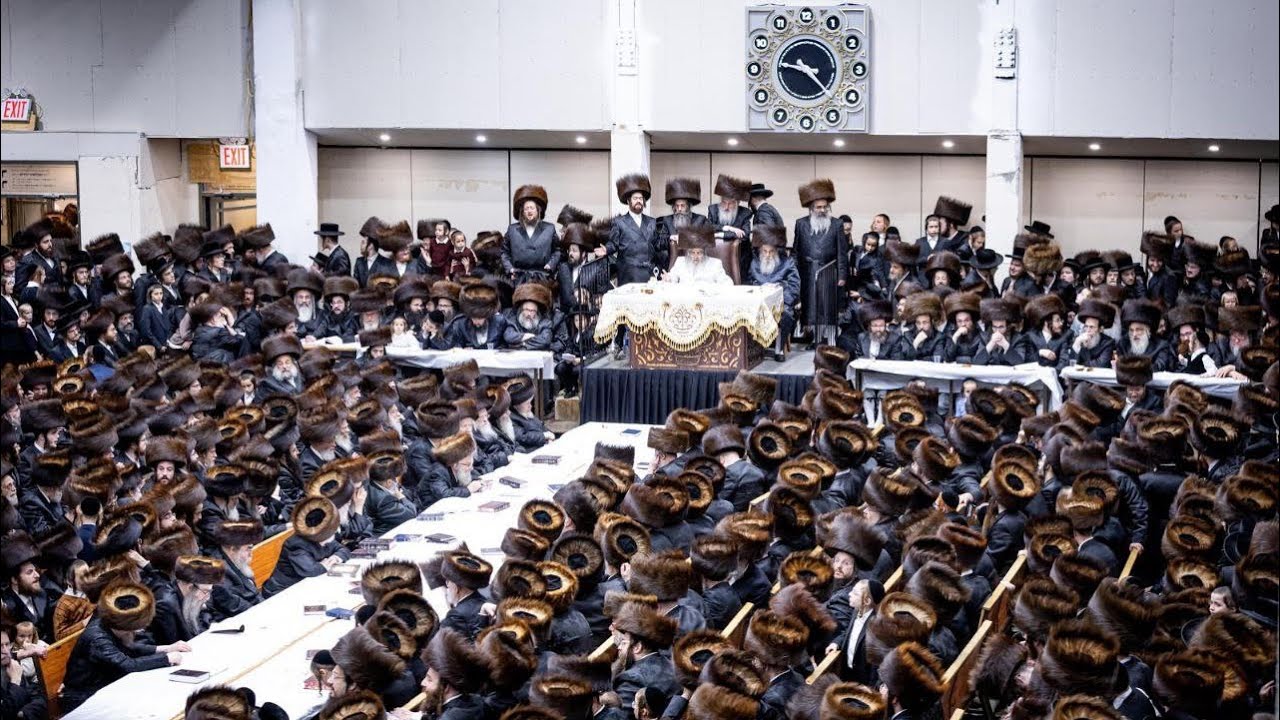 Neilas Hachag with Satmar Rebbe R’ Zalmen Leib - Motzei Simchas Torah ...