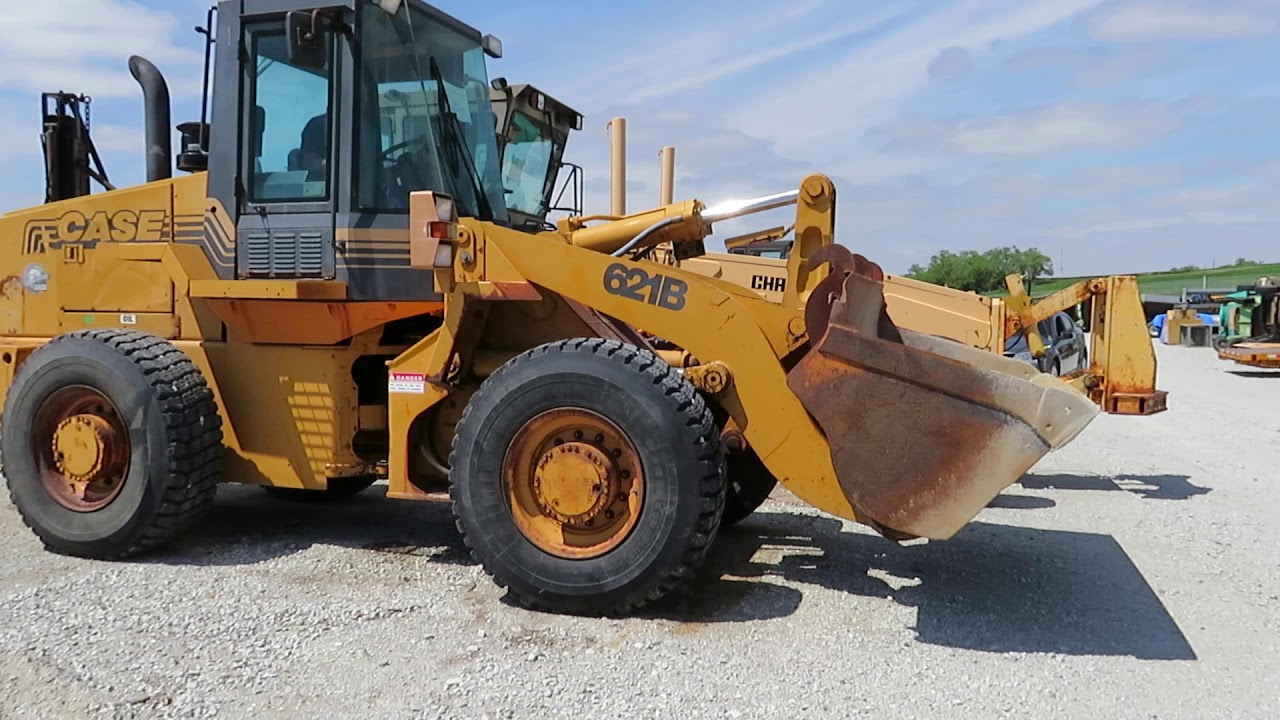 GovDeals: 1997 Case IH 621B Wheel Loader - YouTube