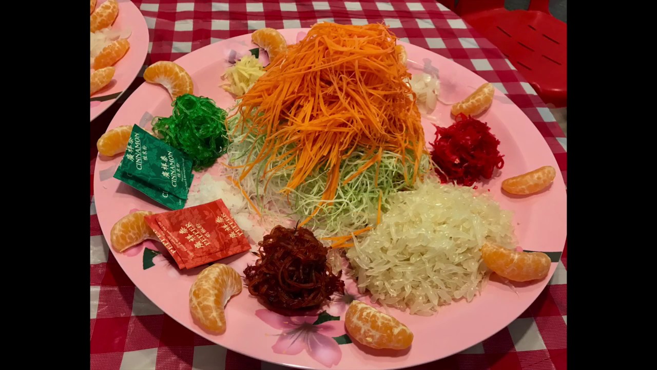 Singapore Lo Hei - YouTube