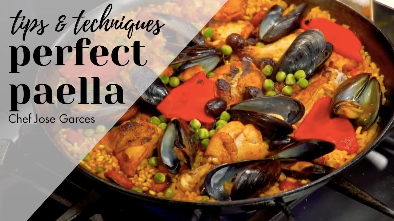 Caramelizing Bottom Layer of a Paella "SOCARRAT" | Chef Jose Garces ...