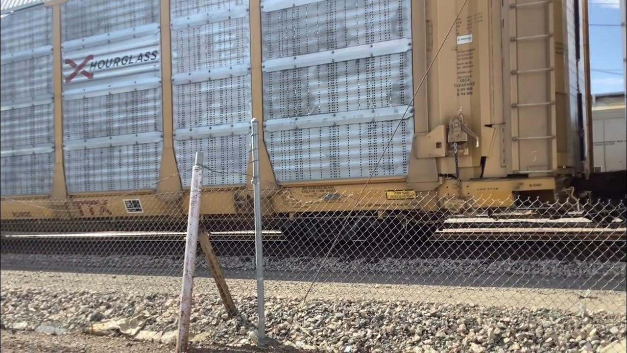 UP 1377 backs up at Phoenix yard - YouTube